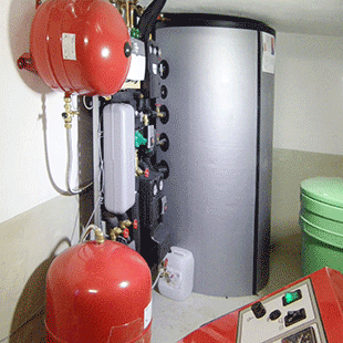 Warmwasser im Garten und Solarthermie-Heizung (EE-Hybridheizung)